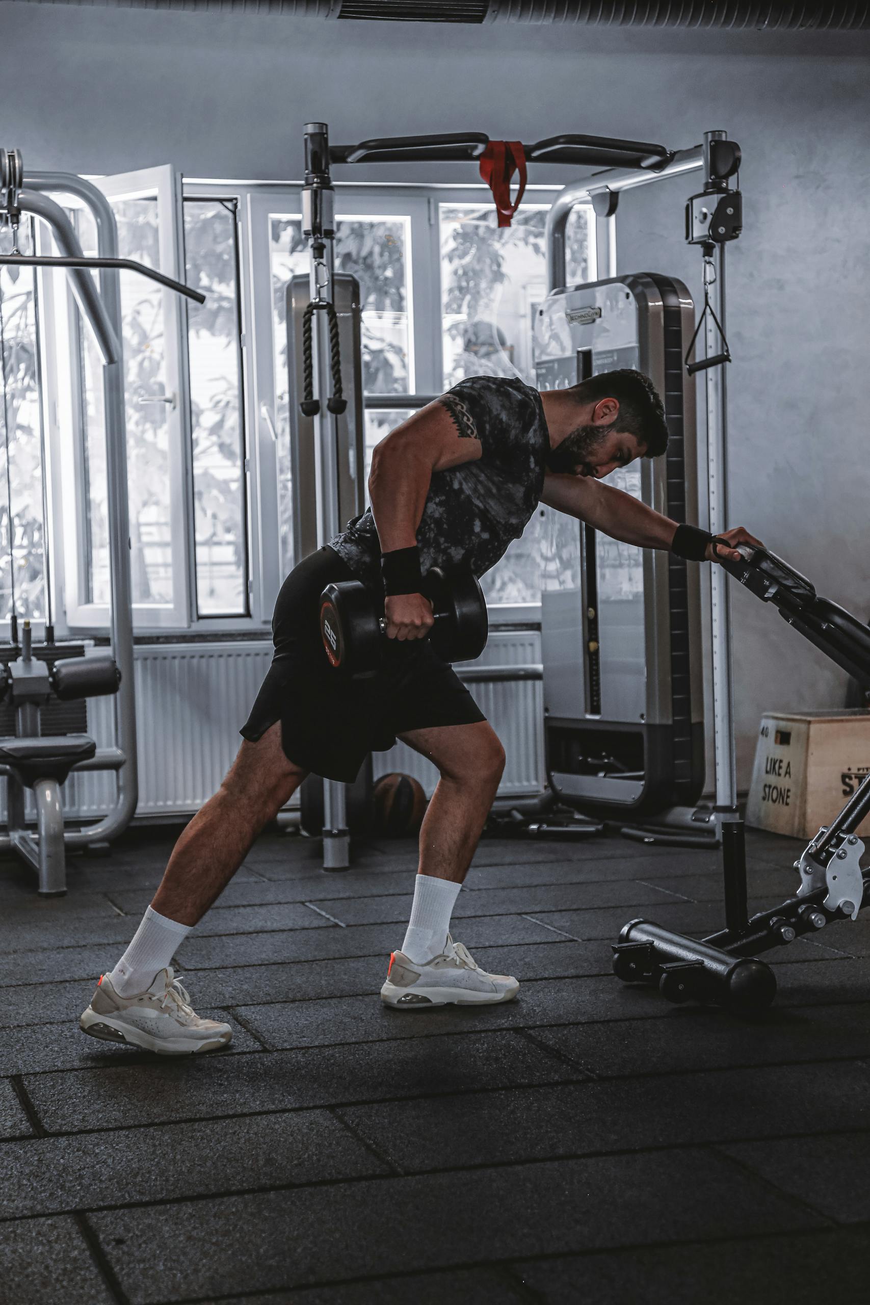 The Best Dumbbell Back Exercises: The Only 7 Moves You Need for ...