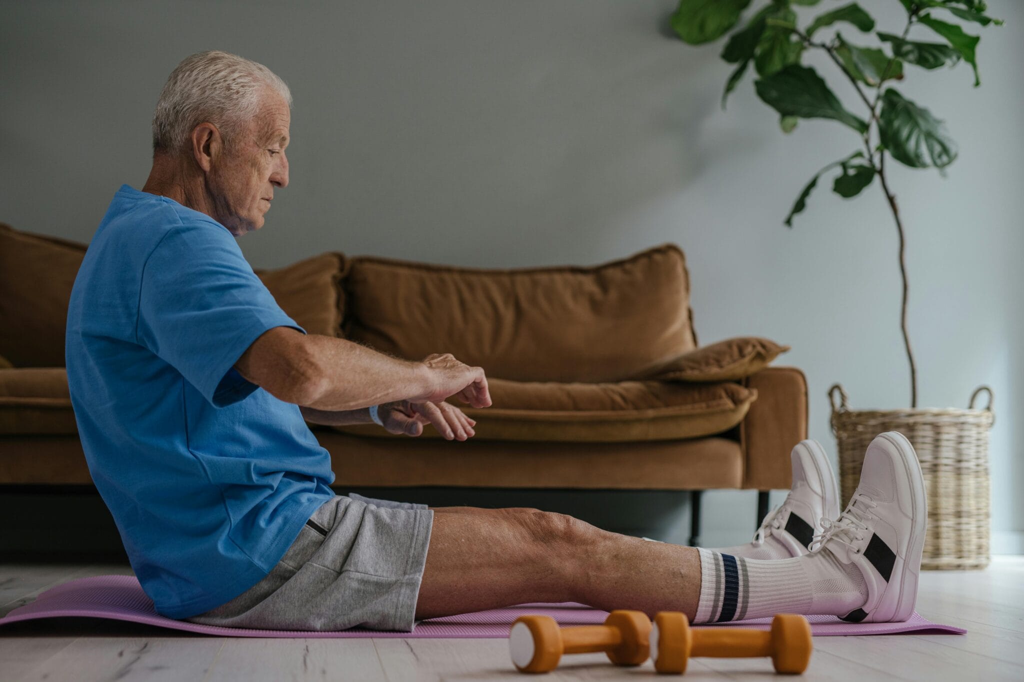 Doctors Are Stunned: These 15 Mobility Tricks Have Seniors Moving Like ...