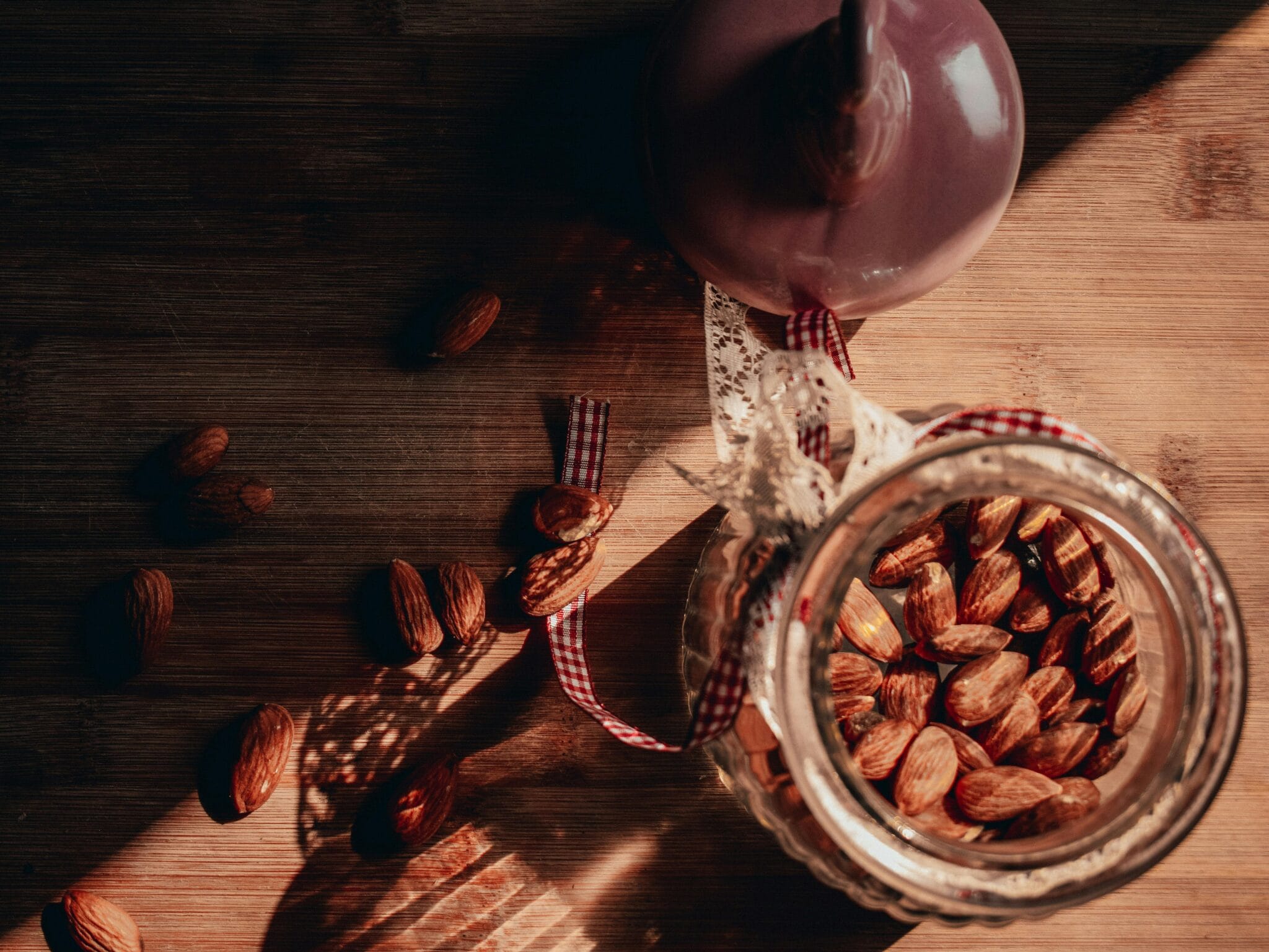 The "Almond Trick": Why Eating 6 Nuts Before Bed Is Better Than Melatonin